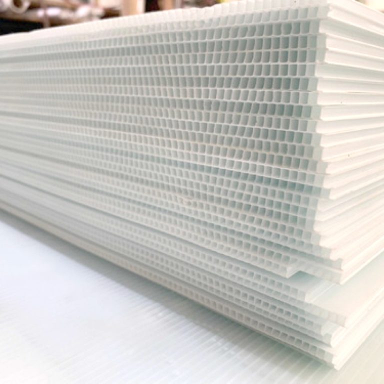Coroplast, lámina corrugada de polipropileno, un producto de poliolefina